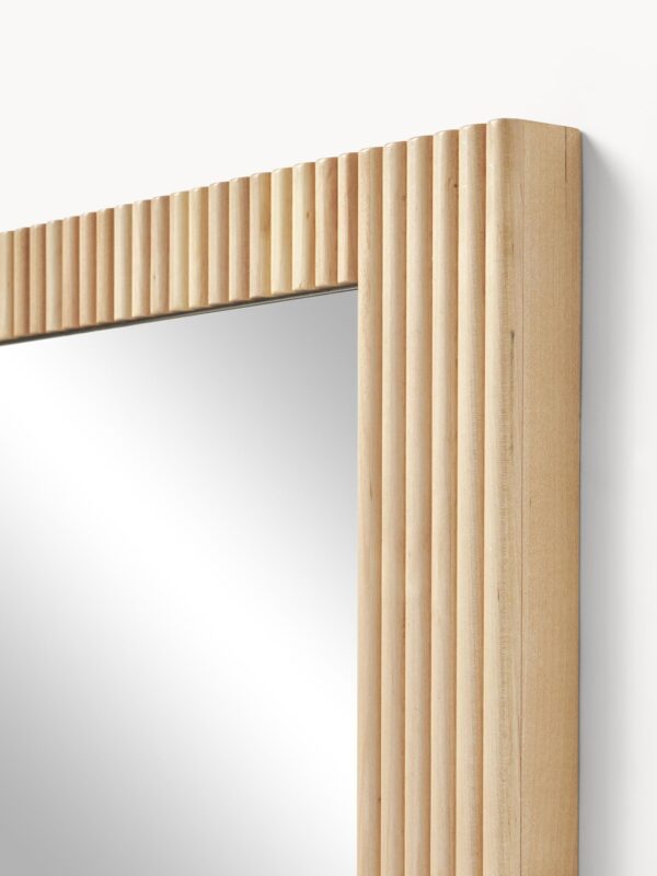 Lustro ścienne Nele z ryflowanym obramowaniem z drewna brzozowego ...